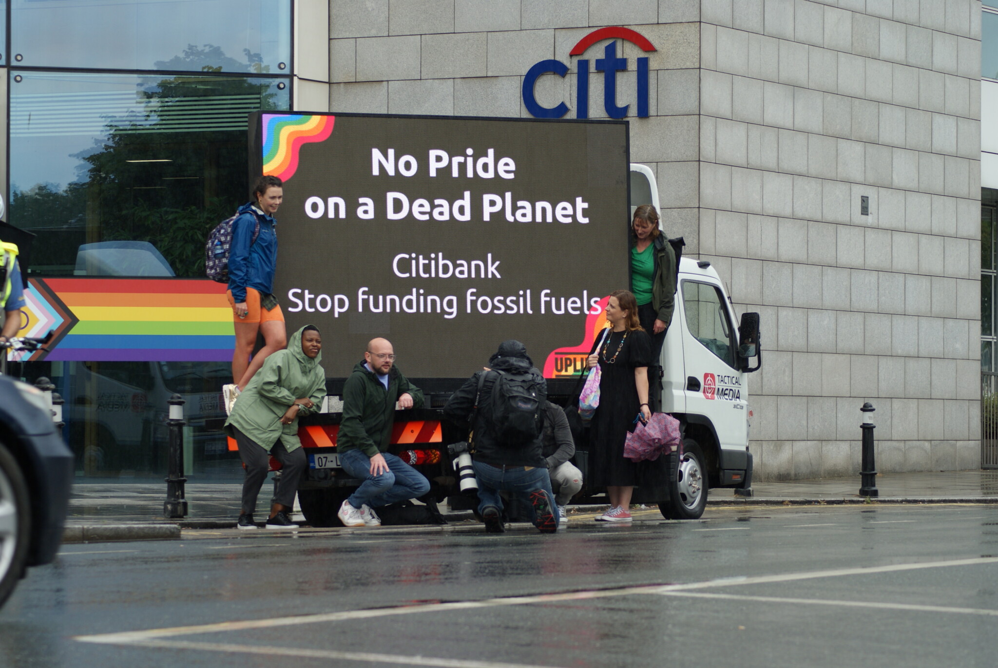 The protesters outside Citi HQ today