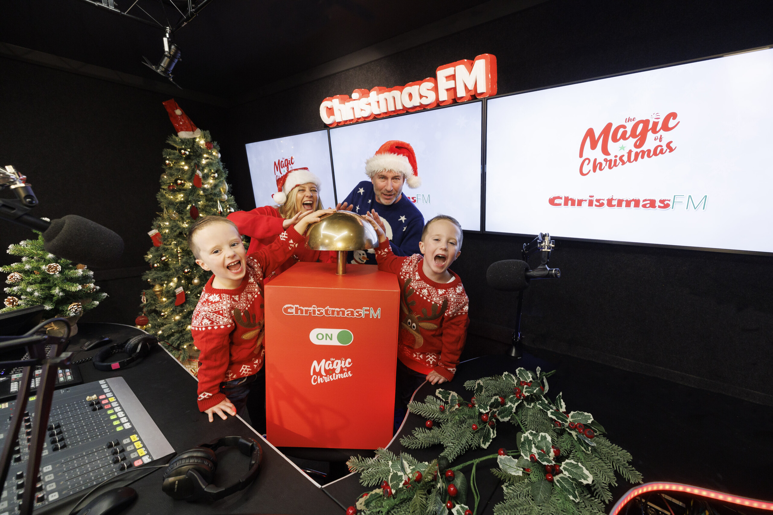 Schools sought to switch on Christmas for Christmas FM Dublin People