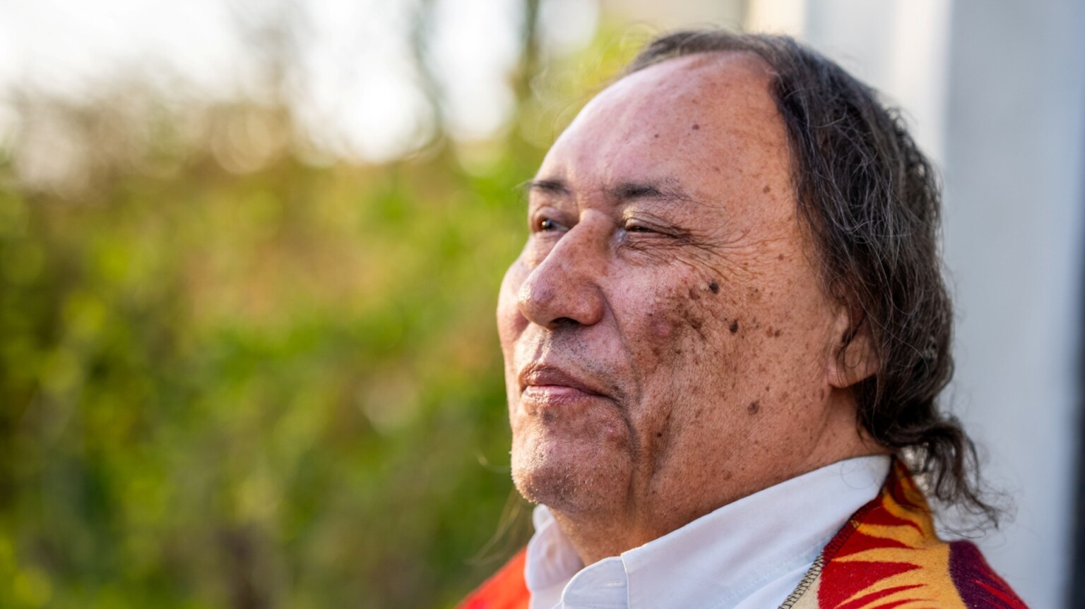 Choctaw artist Waylon Gary White Deer (pictured above in Donegal ...